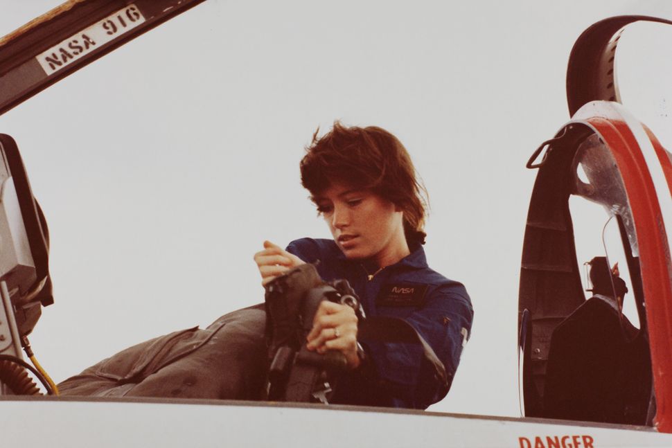 Astronaut Anna Fisher: The First Mom in Space (Photos) | Space