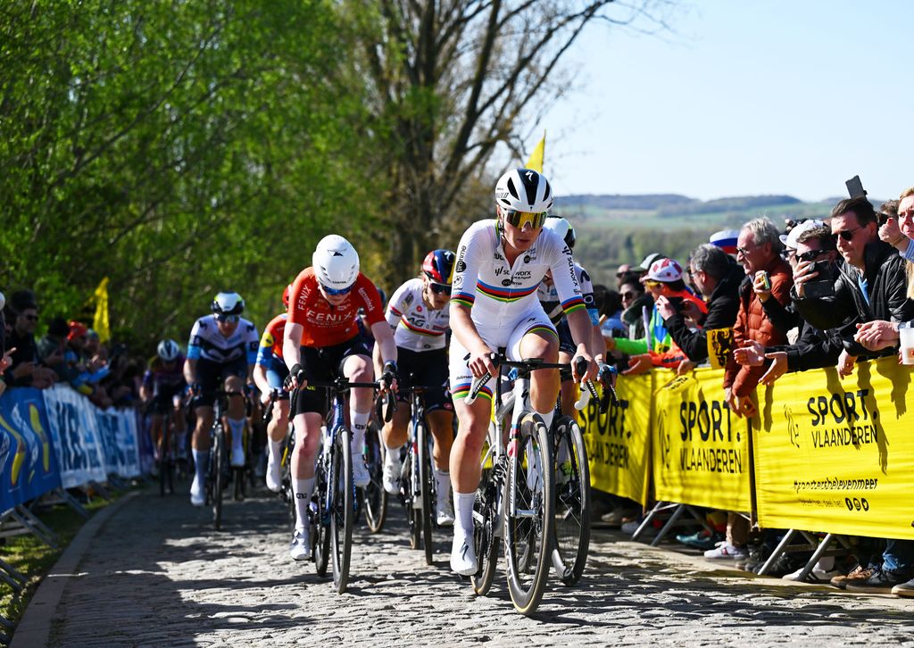 As it happened: Records broken at Tour of Flanders Women | Cyclingnews