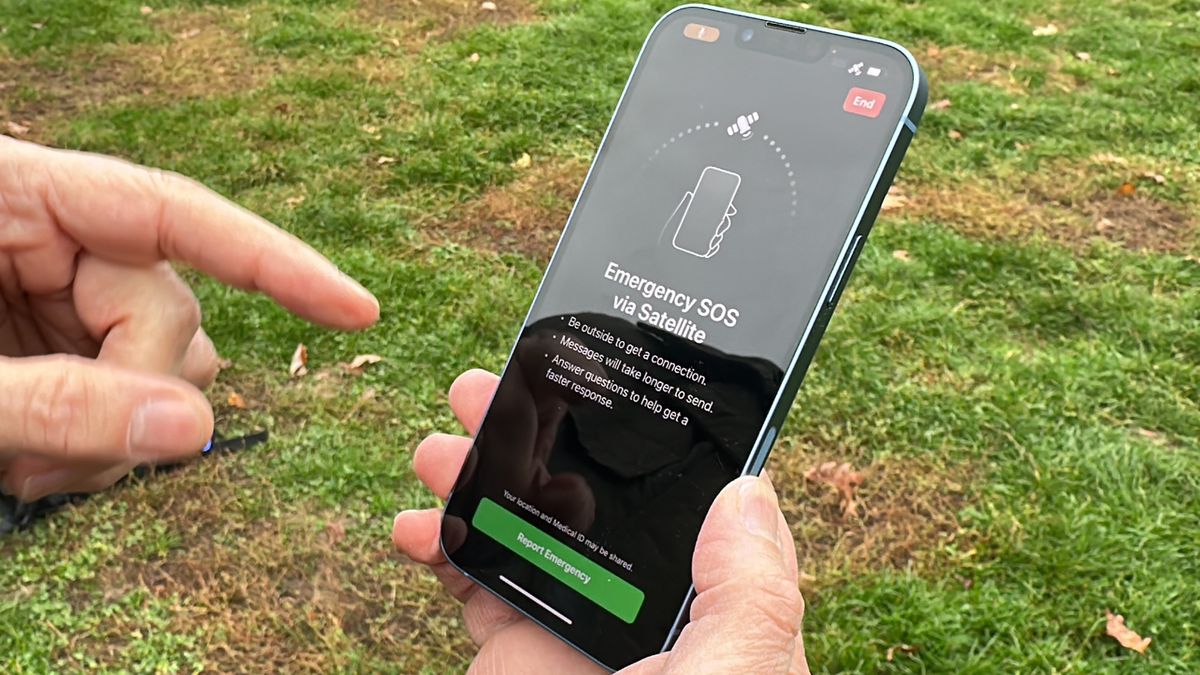 I tested Apple Emergency SOS via Satellite - and it could save a life ...