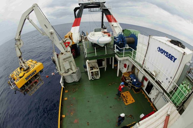 Gold Rush Shipwreck: Photos of a Real-Life Underwater Treasure Hunt ...