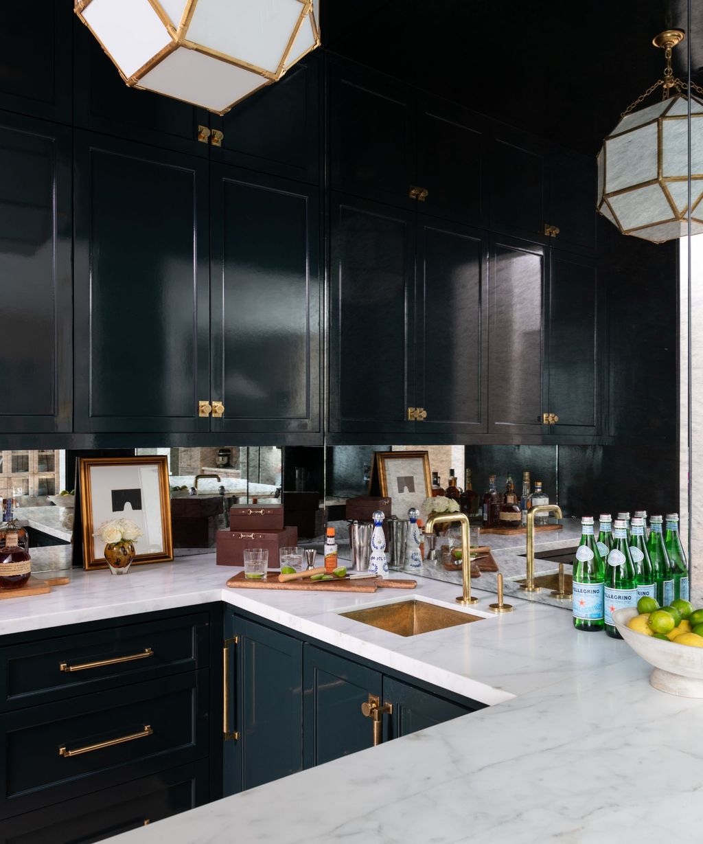 Kitchen hardware trends 2025: 10 designs to try this year | Homes and ...