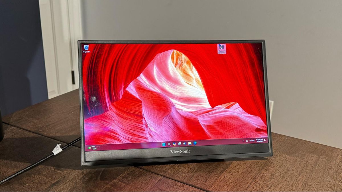 ViewSonic ColorPro VP16-OLED portable monitor review: Standing above ...