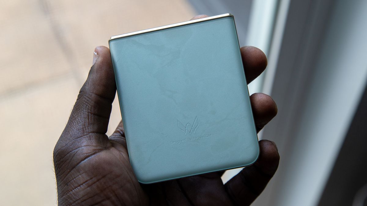 TECNO Phantom V Flip 2: An affordable flip phone for the rest of the ...