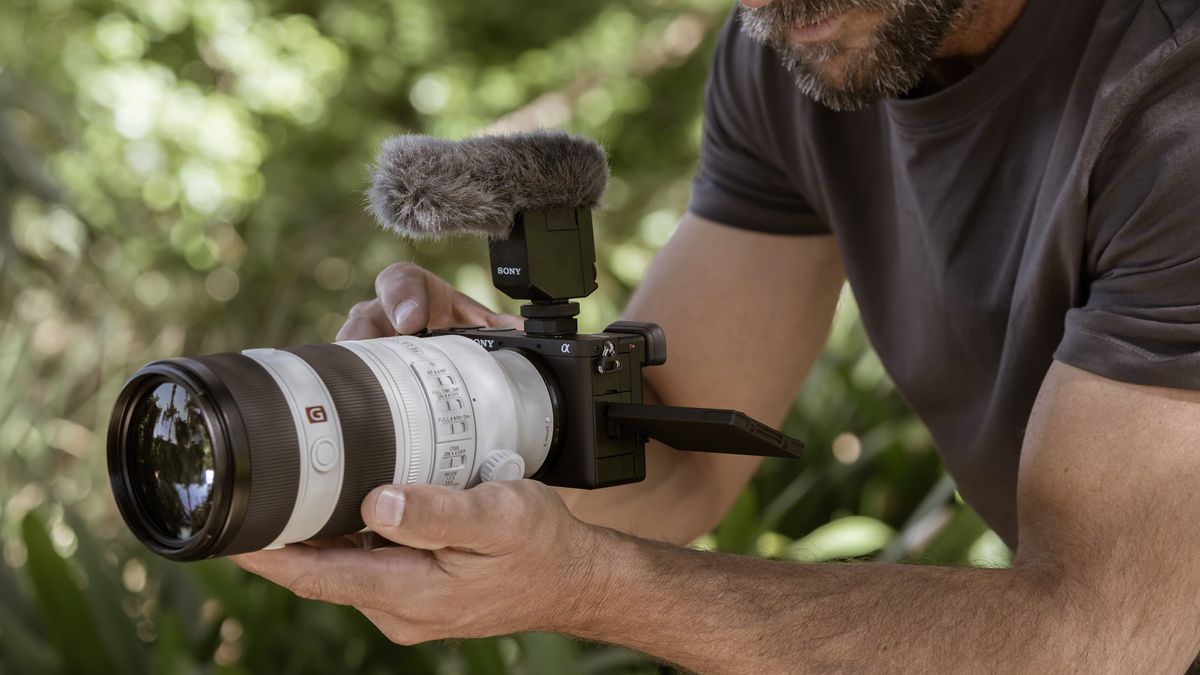 Sony in 2023: from a compact vlogging cam to the most advanced camera ...