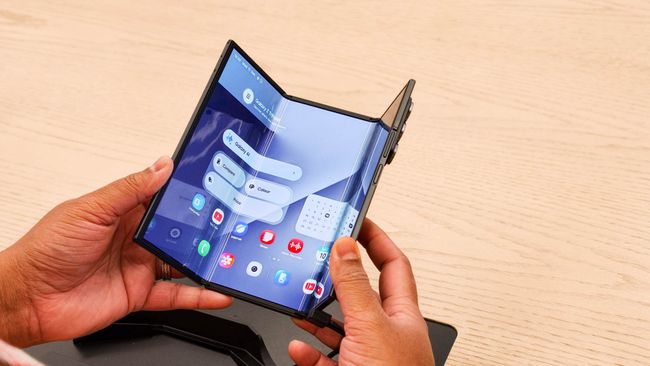 What will your phone look like in 2035? It won't even leave your pocket ...