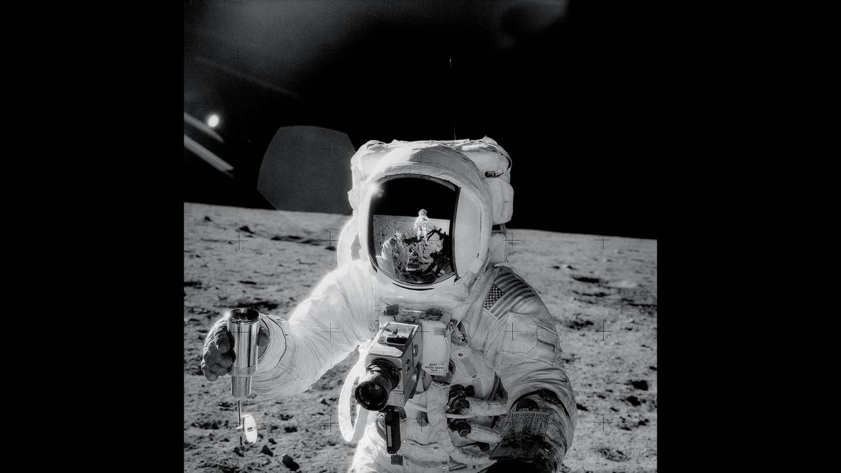 This is how a photo geek astronaut started NASA's relationship with ...