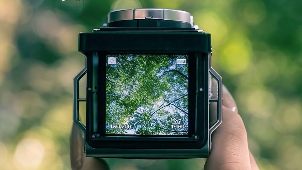 Amazon’s best-selling new camera right now is this cheap retro compact ...