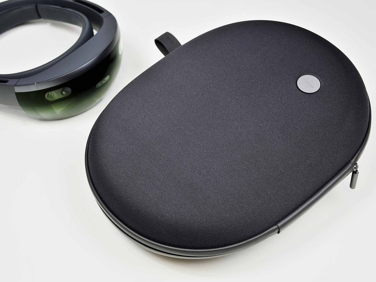 Unboxing the Microsoft HoloLens Development Edition: this thing is so ...