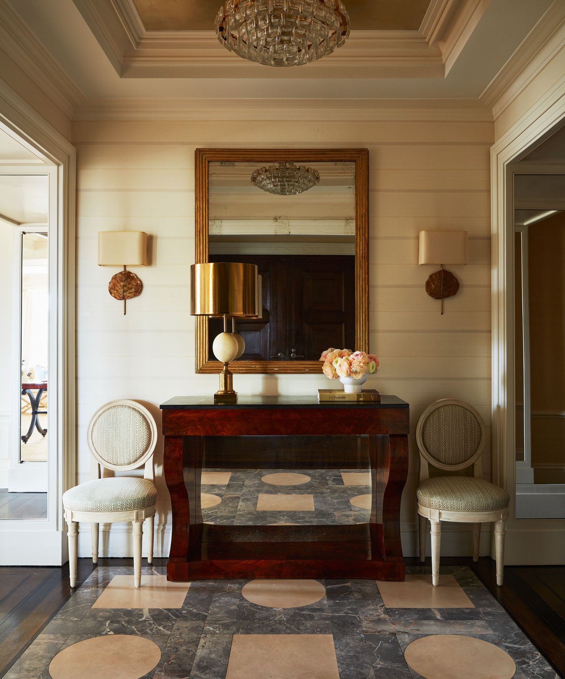 Transitional style in a classic Manhattan apartment | Homes and Gardens