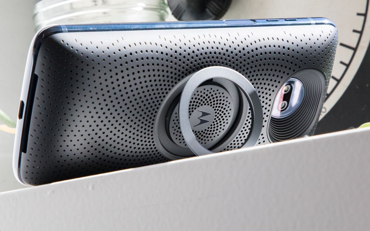 Moto Z3 Play - Full Review and Benchmarks | Tom's Guide