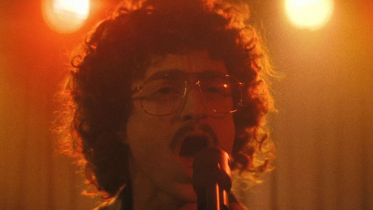 Weird: The Al Yankovic Story: Daniel Radcliffe's Performance And 7 ...