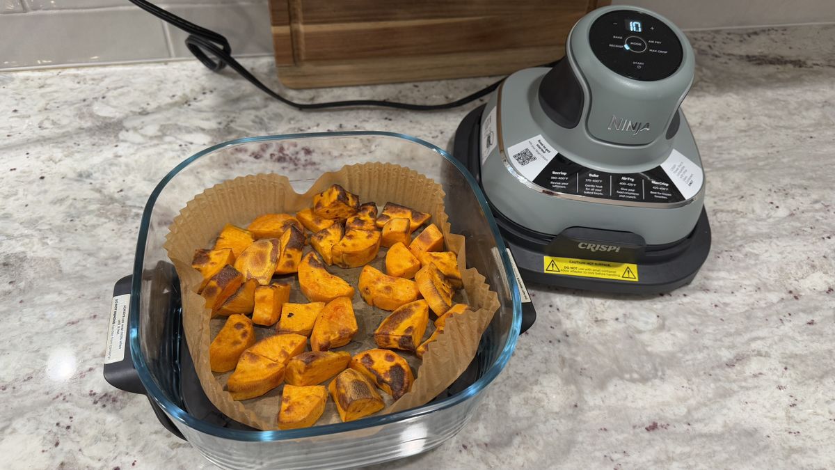 Ninja Crispi 4-in-1 Portable Glass Air Fryer Cooking System review ...