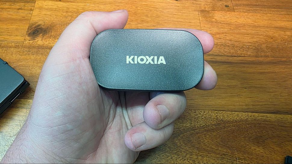 Kioxia Exceria Plus G2 (2TB) review: Convex and compact | Tom's Hardware