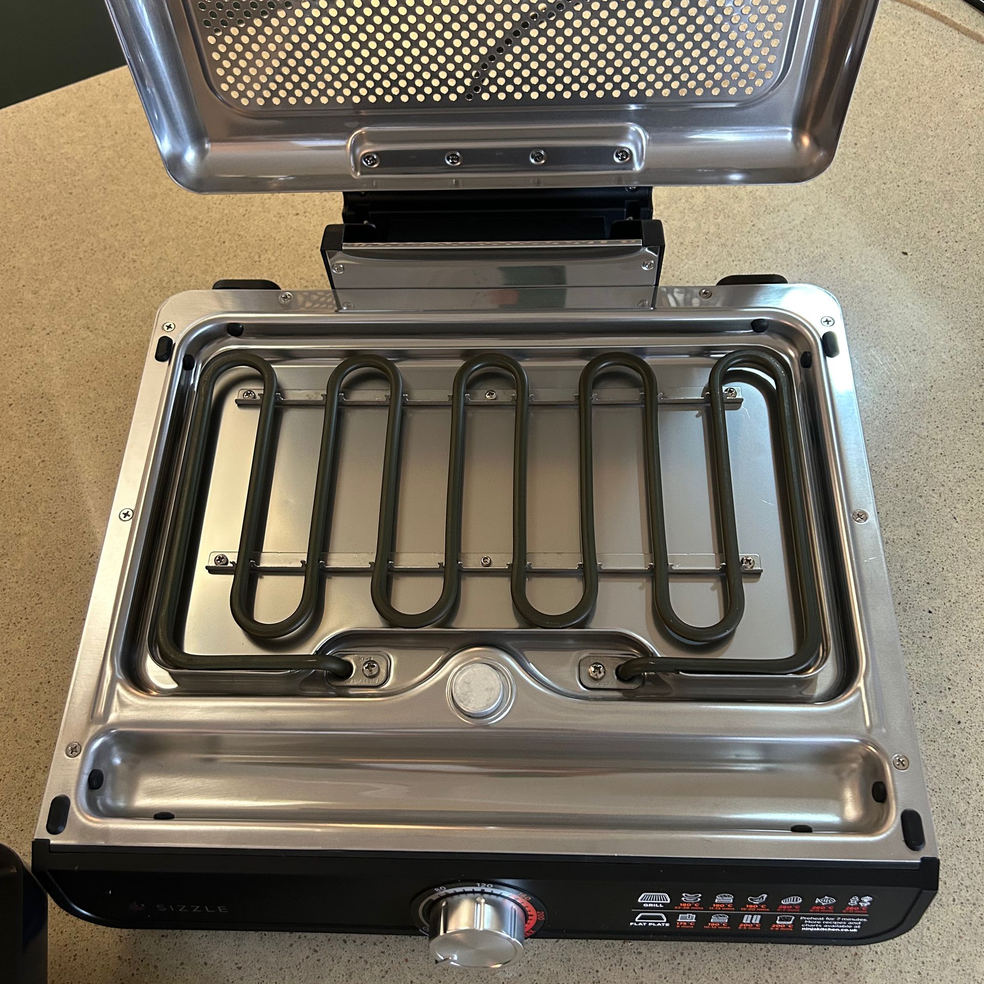 Ninja Sizzle Indoor Grill & Flat Plate Review: Will Ninja’s indoor ...
