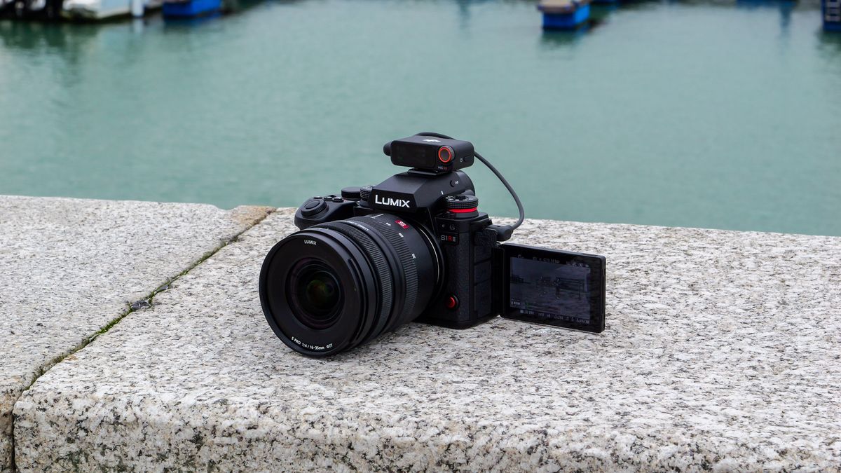 Panasonic Lumix S1R II review: a smaller and smarter Lumix S flagship ...