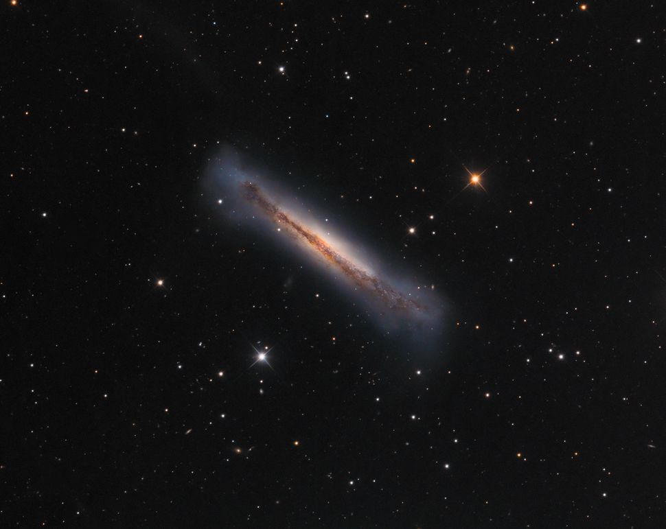 Yum! Stargazers Serve Up Hamburger Galaxy in Cosmic Photo | Space