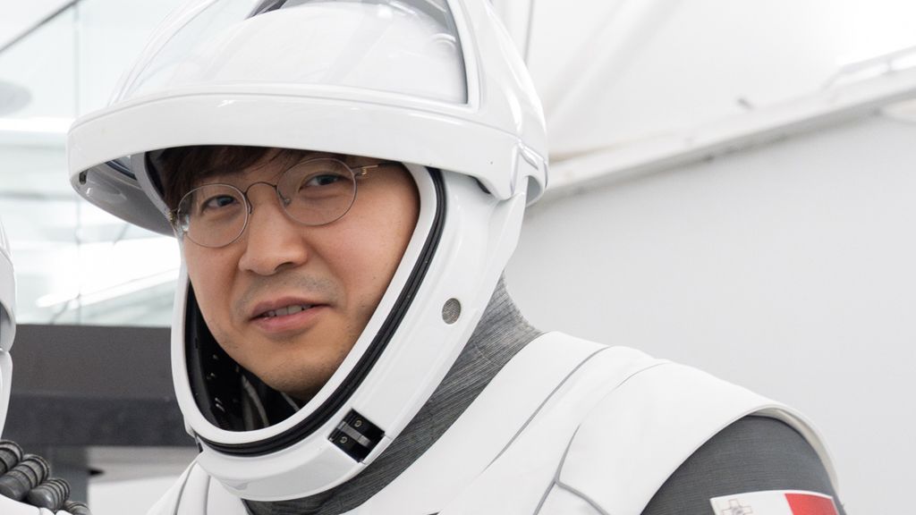 Meet the astronauts of SpaceX's Fram2 mission, the 1st to fly over ...