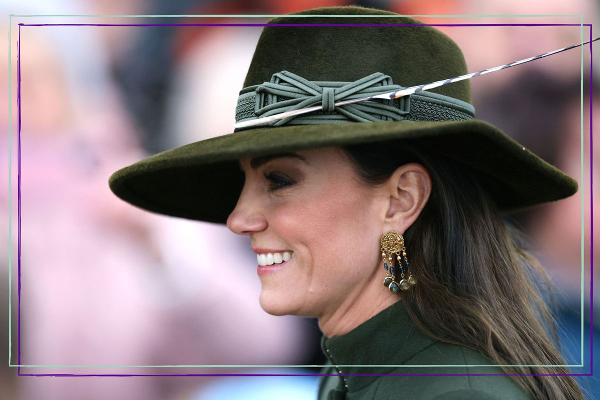 Kate Middleton embraces the festive mood in a modern green coat and ...