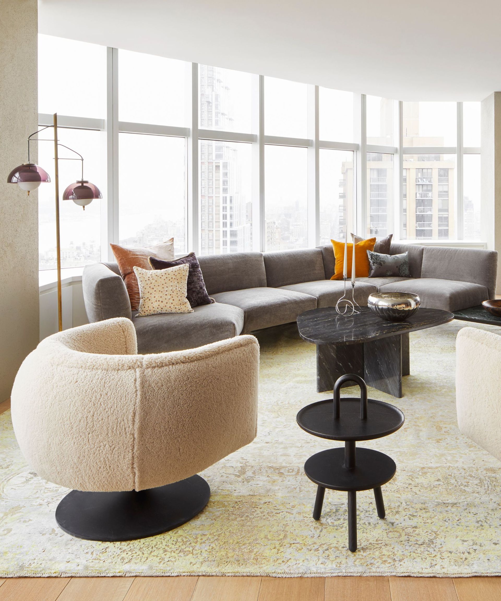 How to create a balanced living room layout using vintage furniture ...