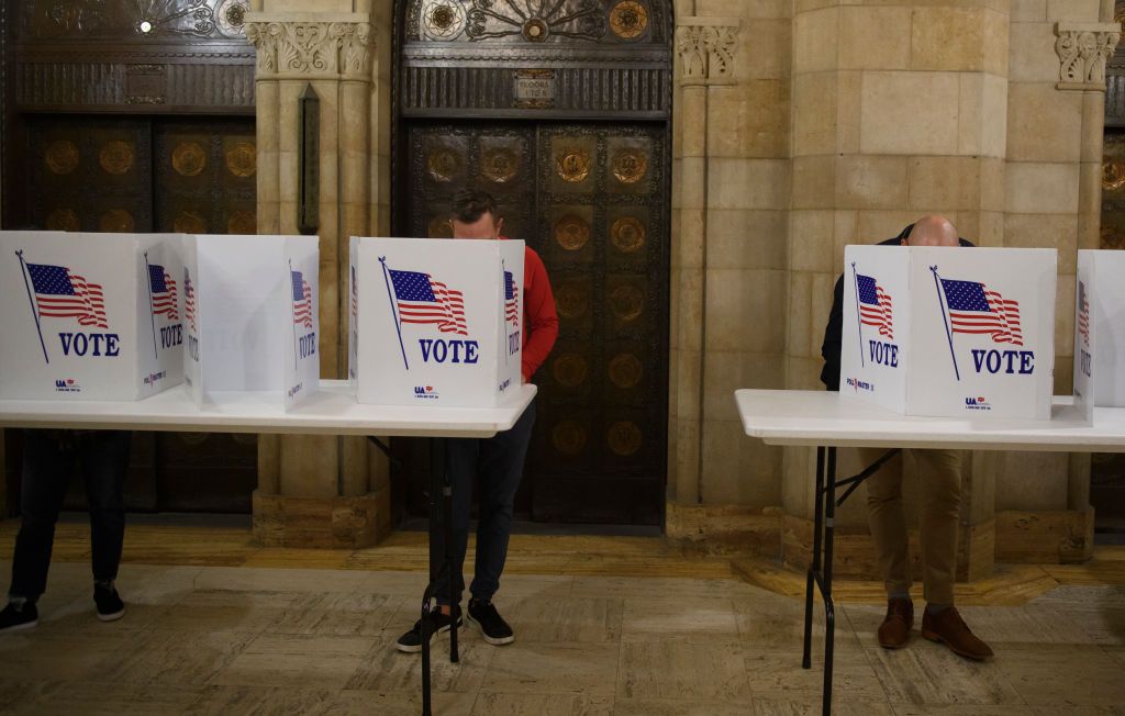Pennsylvania voters dash to cast new ballots after GOP lawsuit ...
