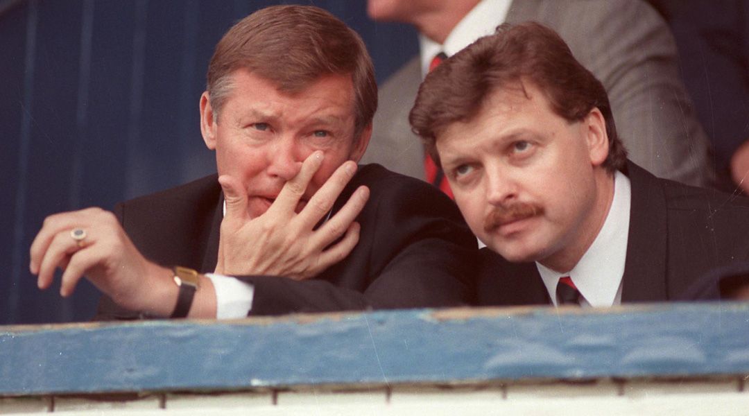 Back the juggler? How Michael Knighton wowed the Old Trafford crowd ...