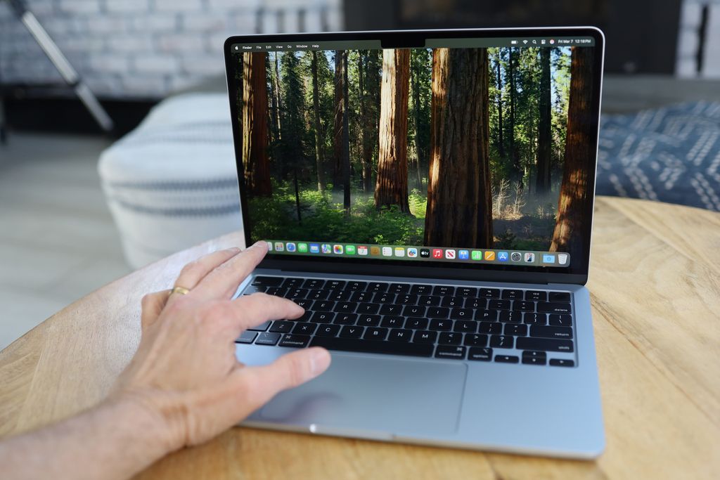Apple MacBook Air 13 (M4) review: small changes add up to the best ...