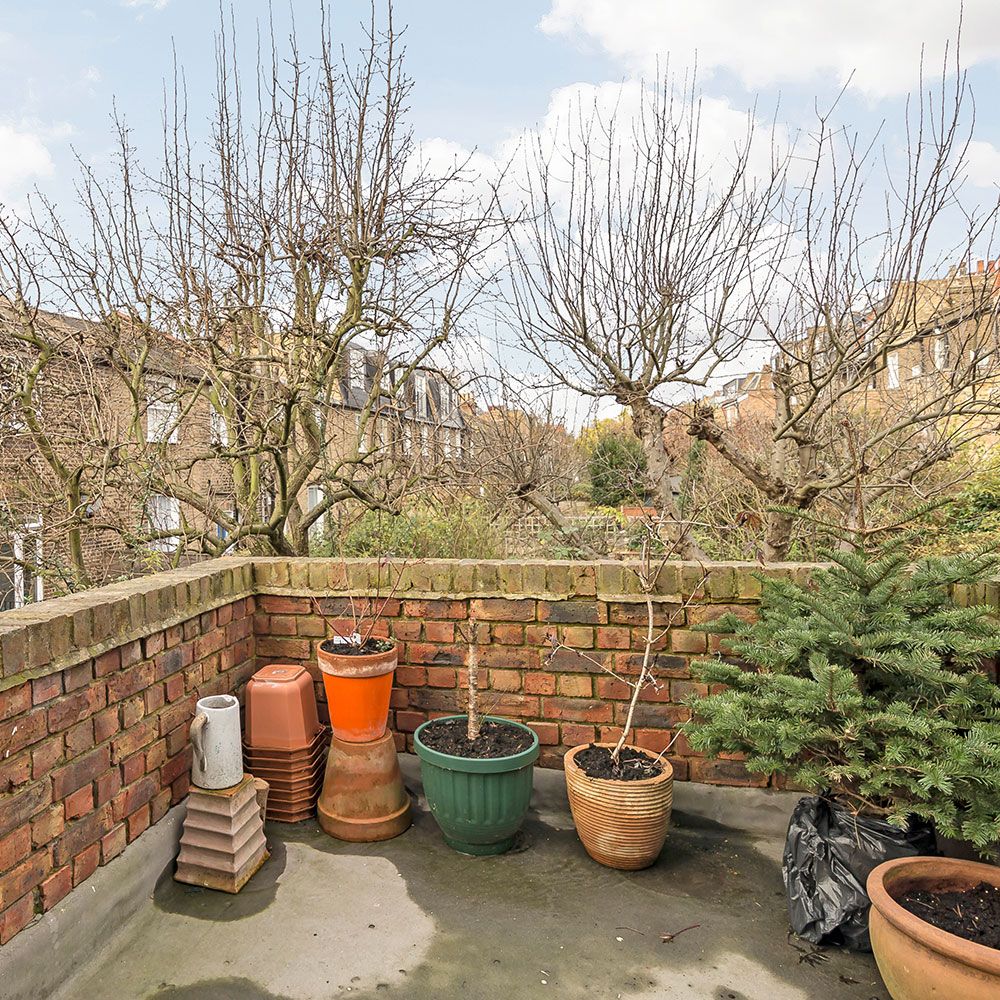 Seven foot wide house for sale for nearly £900,000 | Ideal Home