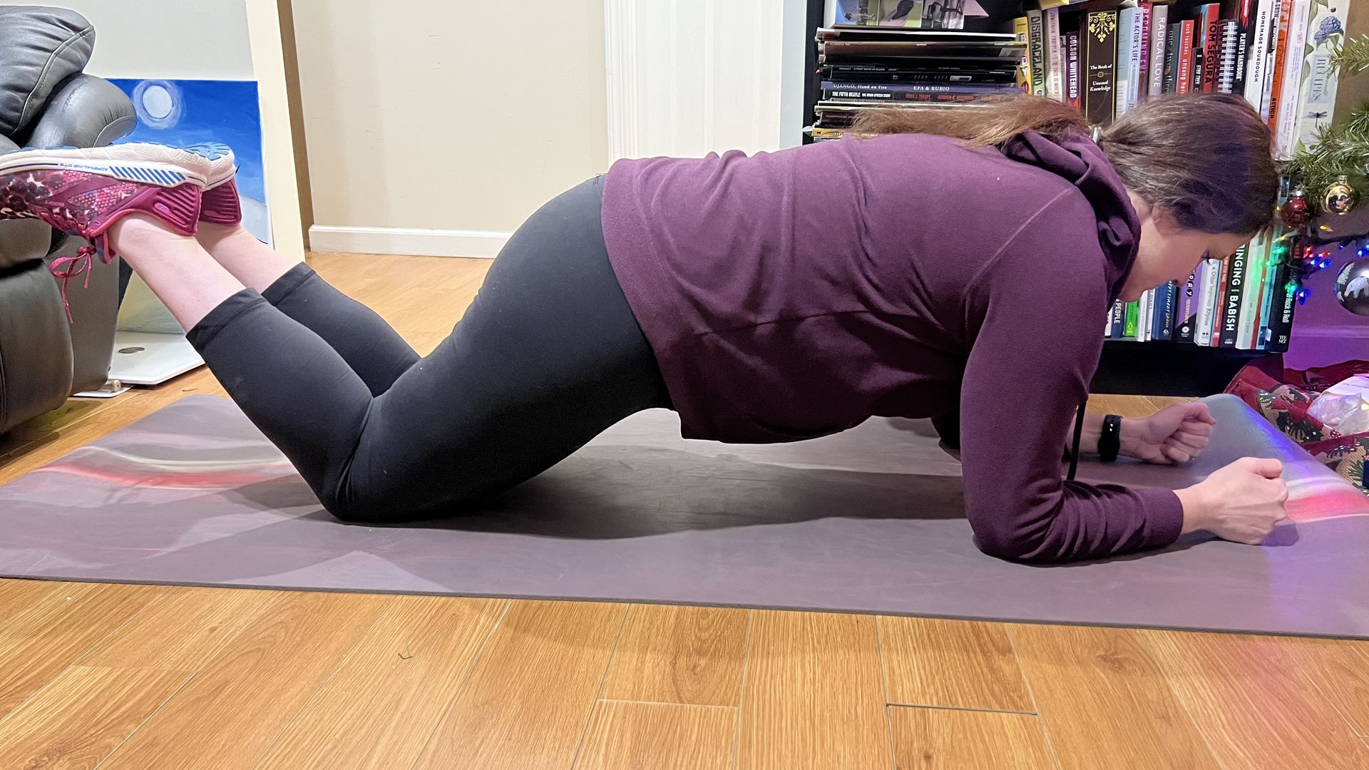 Can’t hold a plank? A personal trainer recommends these modifications ...