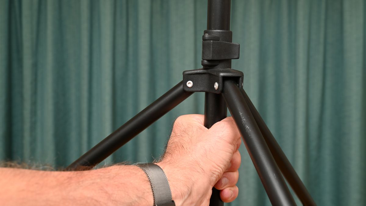 Elinchrom Lighting Stand review: a stand that keeps things simple ...