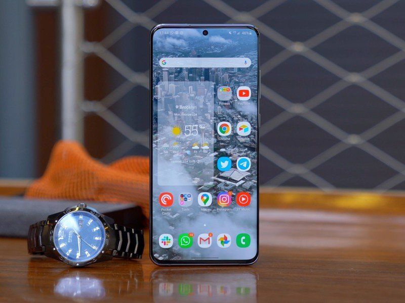 Samsung Galaxy S20 Ultra, 5 months on: Large and still in charge ...