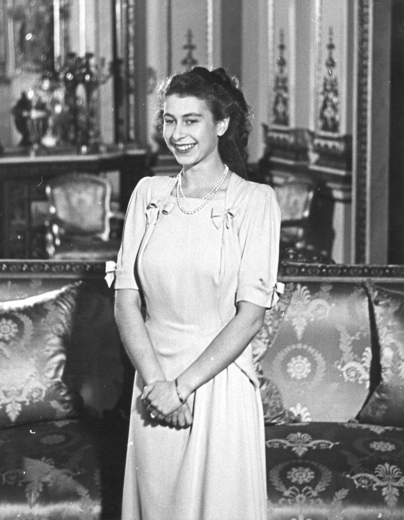 Young Photos of Queen Elizabeth and Princess Margaret | Marie Claire