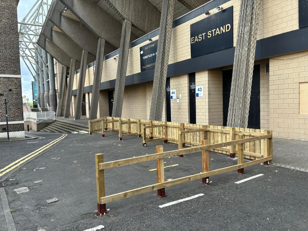 Mysterious fence installed outside St. James' Park leaves Newcastle ...