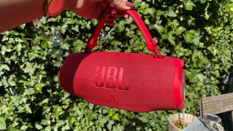 JBL Charge 6 review: powerful, energetic and clear sound from a robust ...