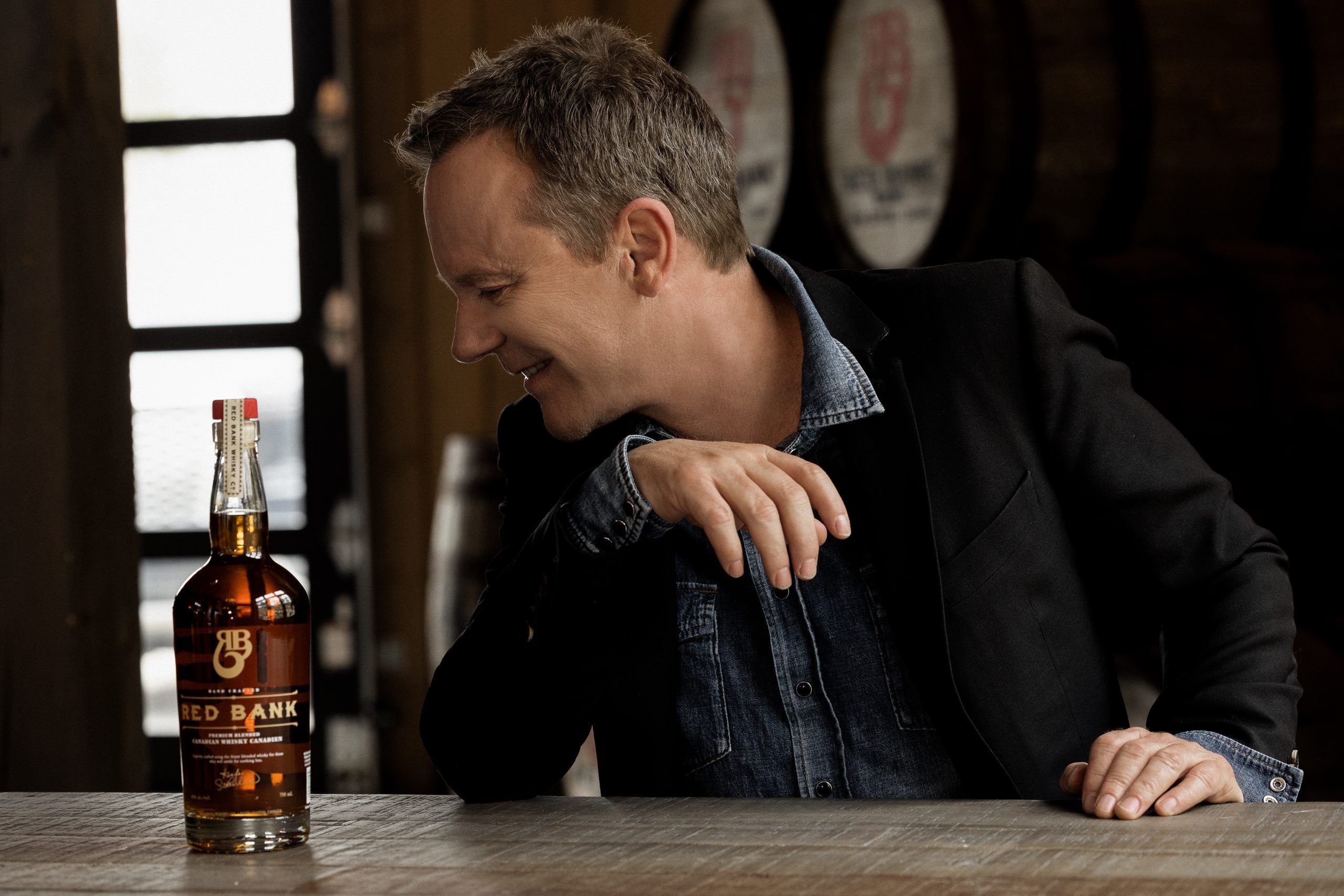 Federal hero Kiefer Sutherland unleashes Red Bank Whisky in the UK ...