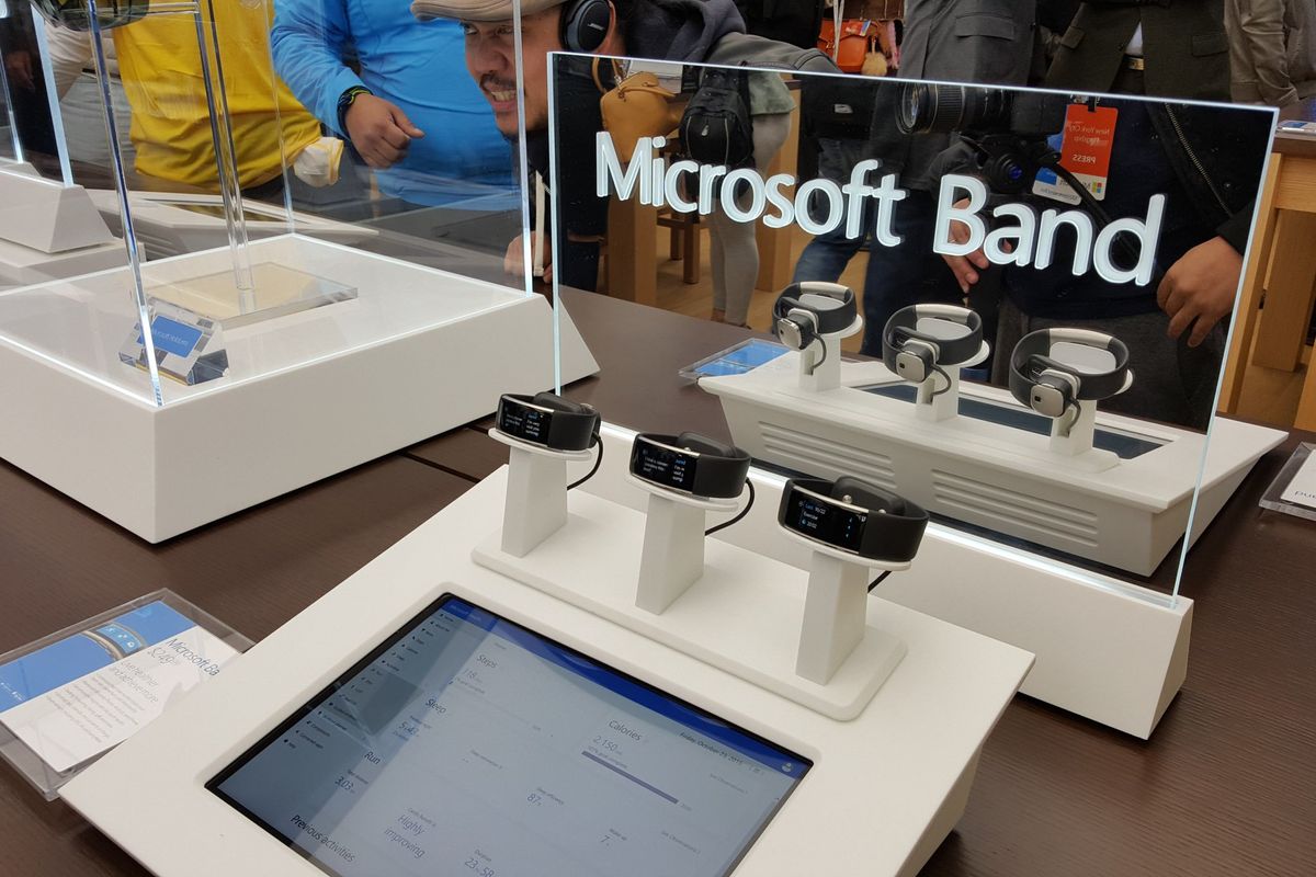 Video tour of the new Microsoft flagship store in New York City ...