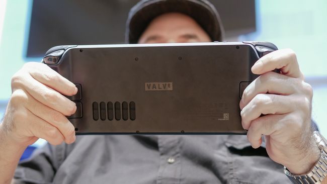 Steam Deck OLED review: The best handheld just got even better | Tom's ...