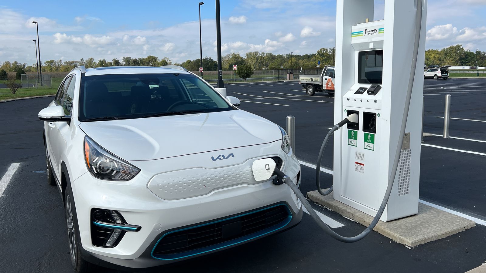I took a Kia electric car on a 2,000-mile road trip and here's what I ...