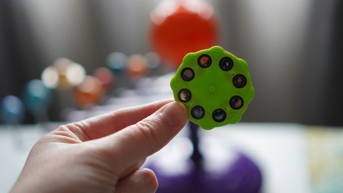 Science Can Solar System Planetary Projector review | Space