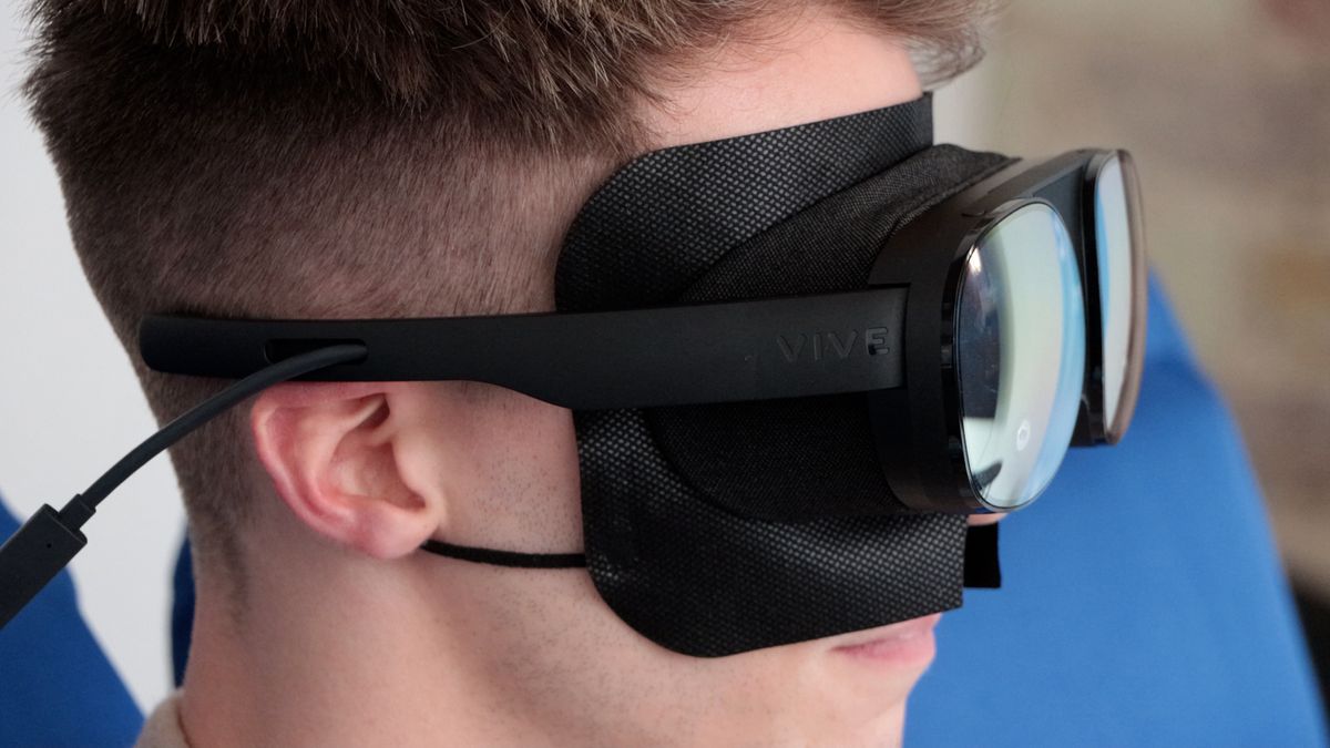 Hands on: HTC Vive Flow review | TechRadar