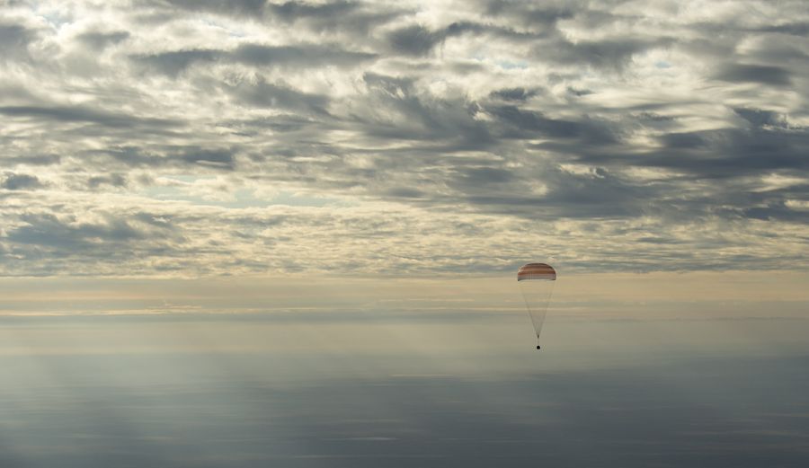 Soyuz Landing Photos: Expedition 49 Returns to Earth | Space