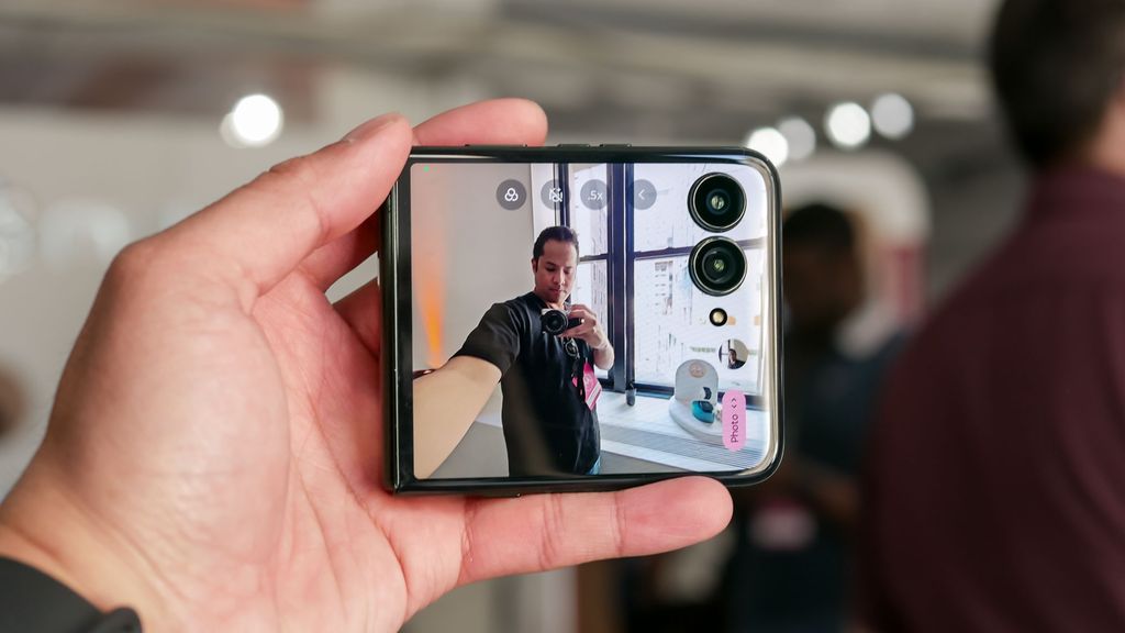 Samsung Galaxy Z Flip 7 vs. Motorola Razr Ultra (2025): How these flip phones could compare ...