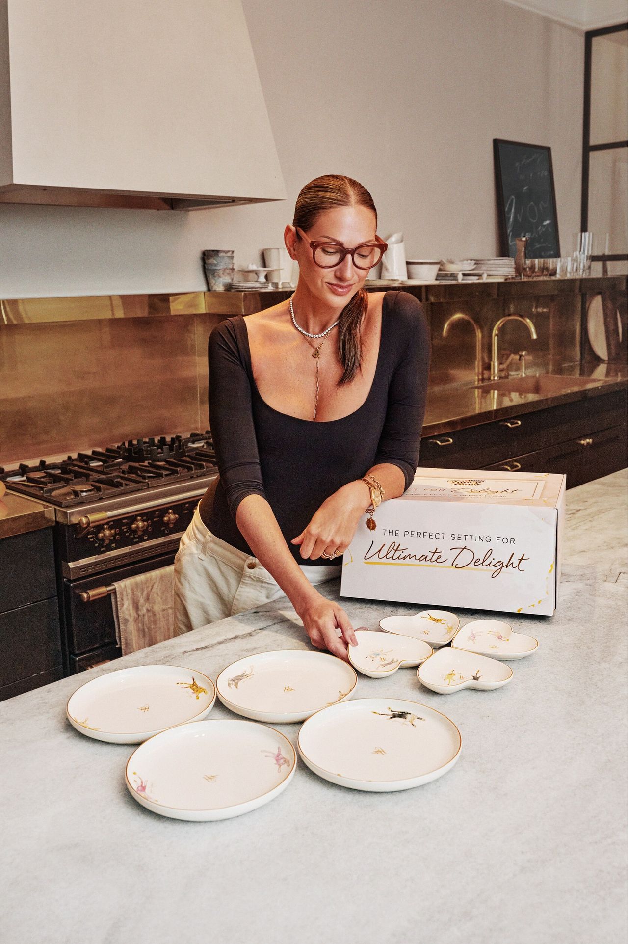 Jenna Lyons' New Dinnerware Collab is Inspired by Her Cats | Livingetc