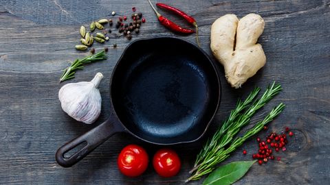 How to season a cast iron skillet and how often you should do it | Tom ...