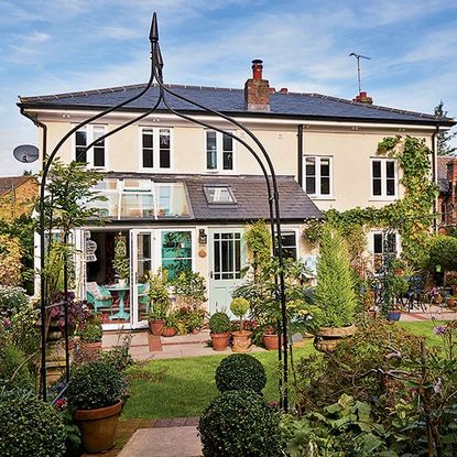 Take a tour around a bright and colourful period home in Hertfordshire ...