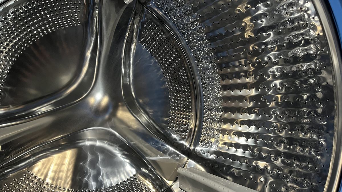 How to sanitize a washing machine: get germ-free laundry | Top Ten Reviews