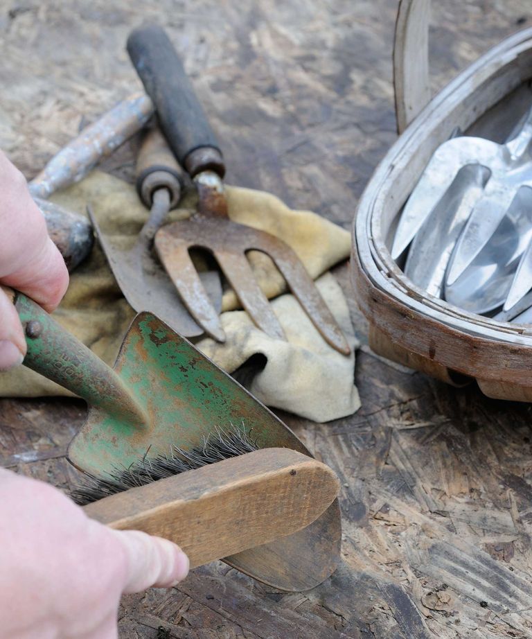 How to clean garden tools and keep them in perfect condition | Gardeningetc