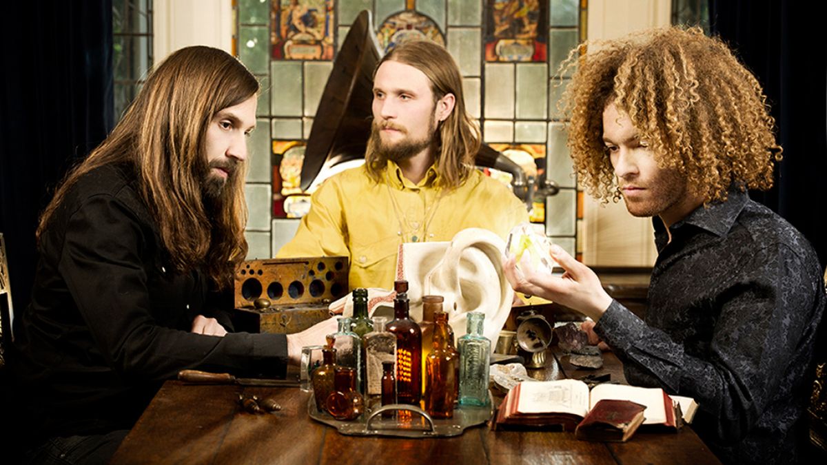 Messenger, live in London | Louder