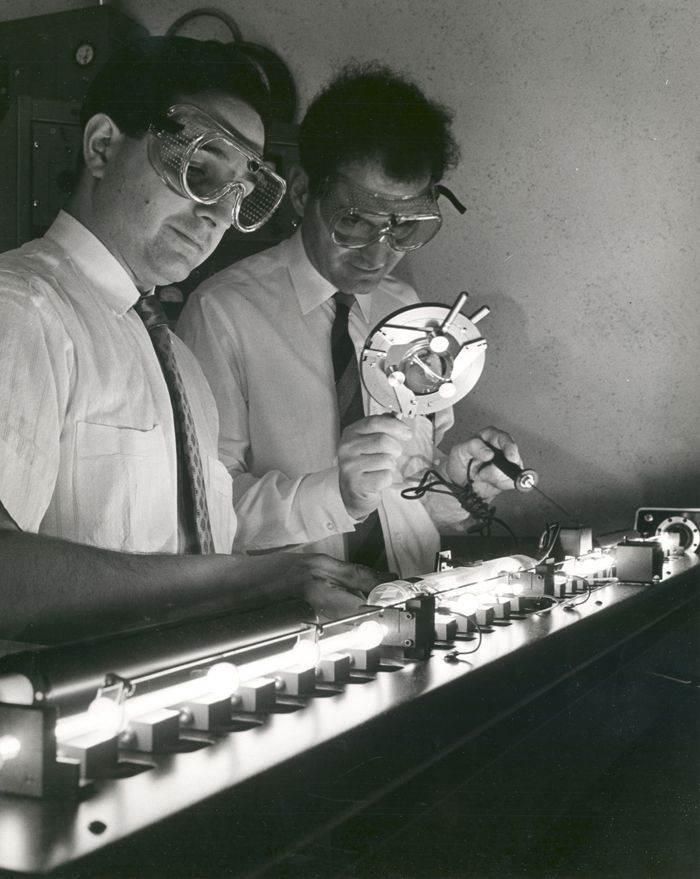 Space History Photo: Experiment Performed at the ERCs Space Optics ...