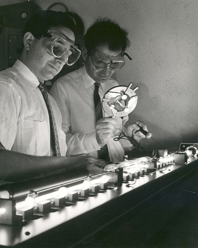 Space History Photo: Experiment Performed at the ERCs Space Optics ...