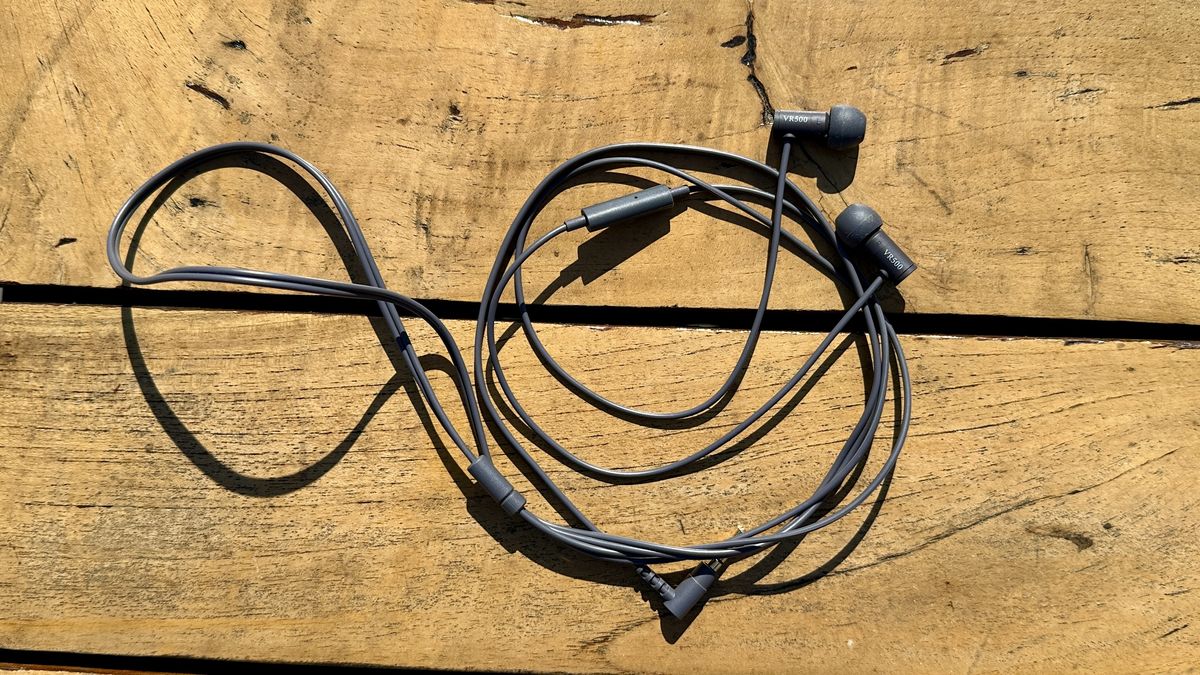 Final VR500 review: unassuming wired in-ear headphones that have it ...